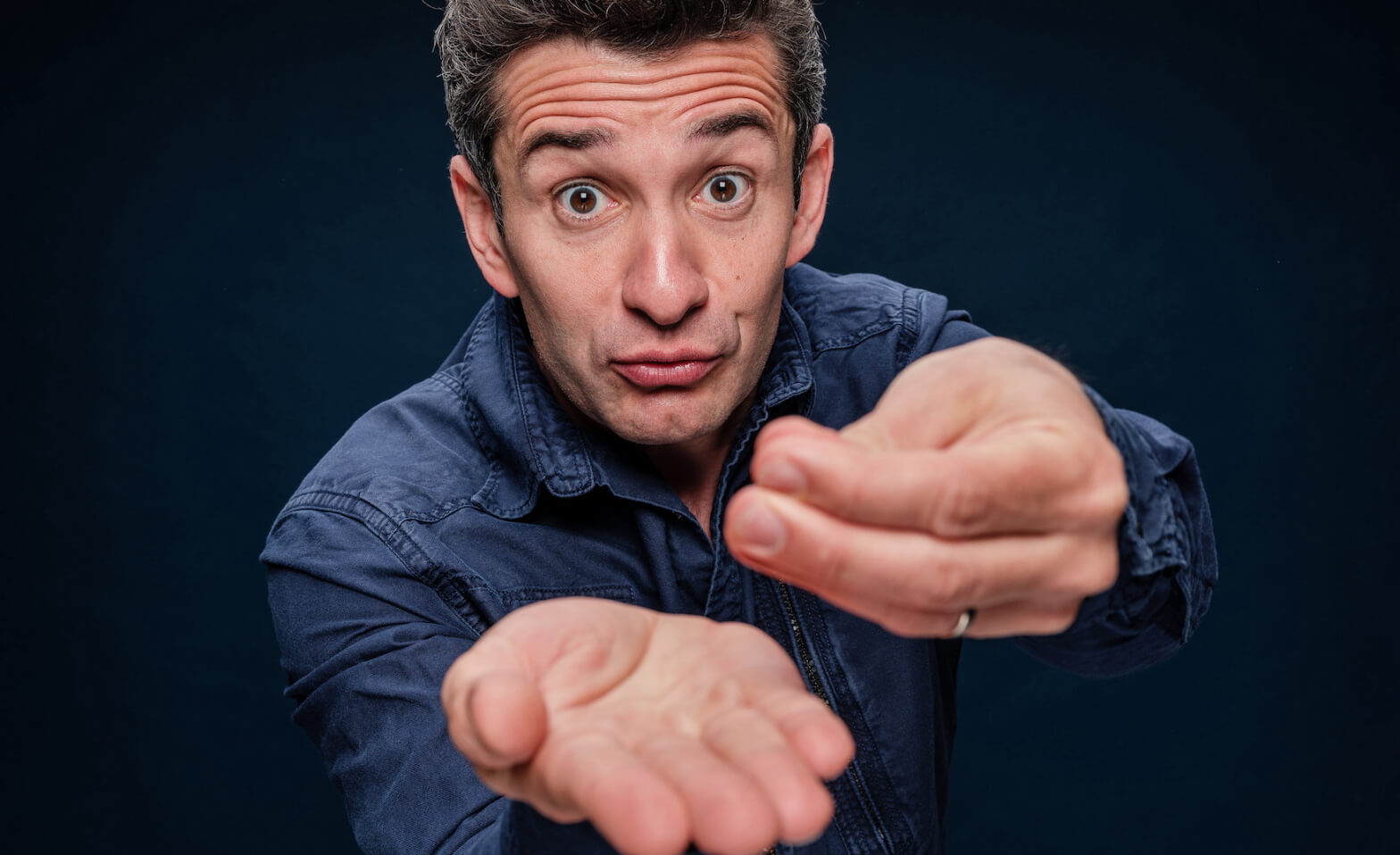 Omar Sarsam (AT) – Sonderklasse | CH-Premiere | Theater & Bühne ...